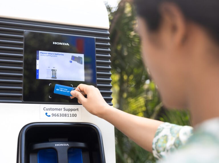 Revolutionize Electric Mobility with Honda e:Swap | Honda